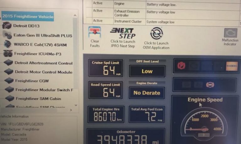 Using the JPRO Heavy Truck Diagnostic Scanner on a 2015 Freightliner ...