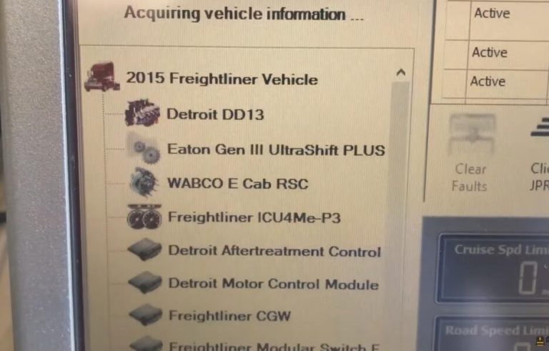 Using the JPRO Heavy Truck Diagnostic Scanner on a 2015 Freightliner ...